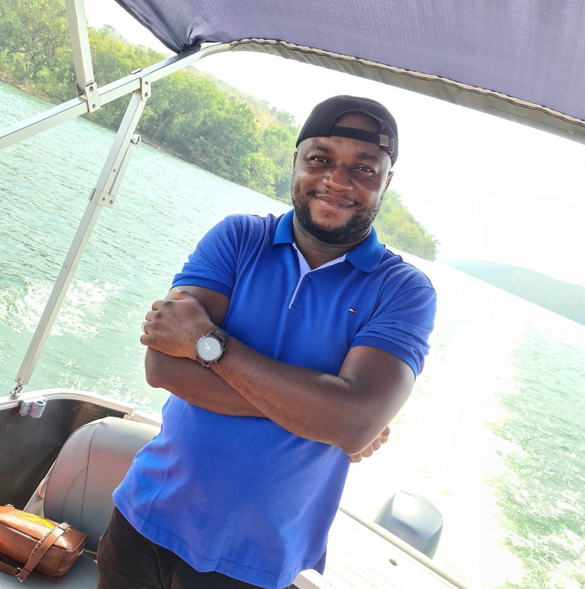 Brogya Genfi , Biography , Age , Profile , Education , Wife , Family ...