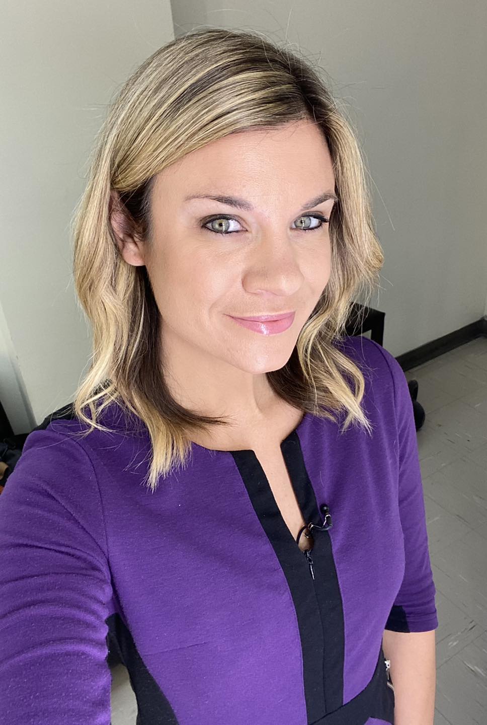 Who is Jane Lonsdale? Age, profession, husband, children and other ...