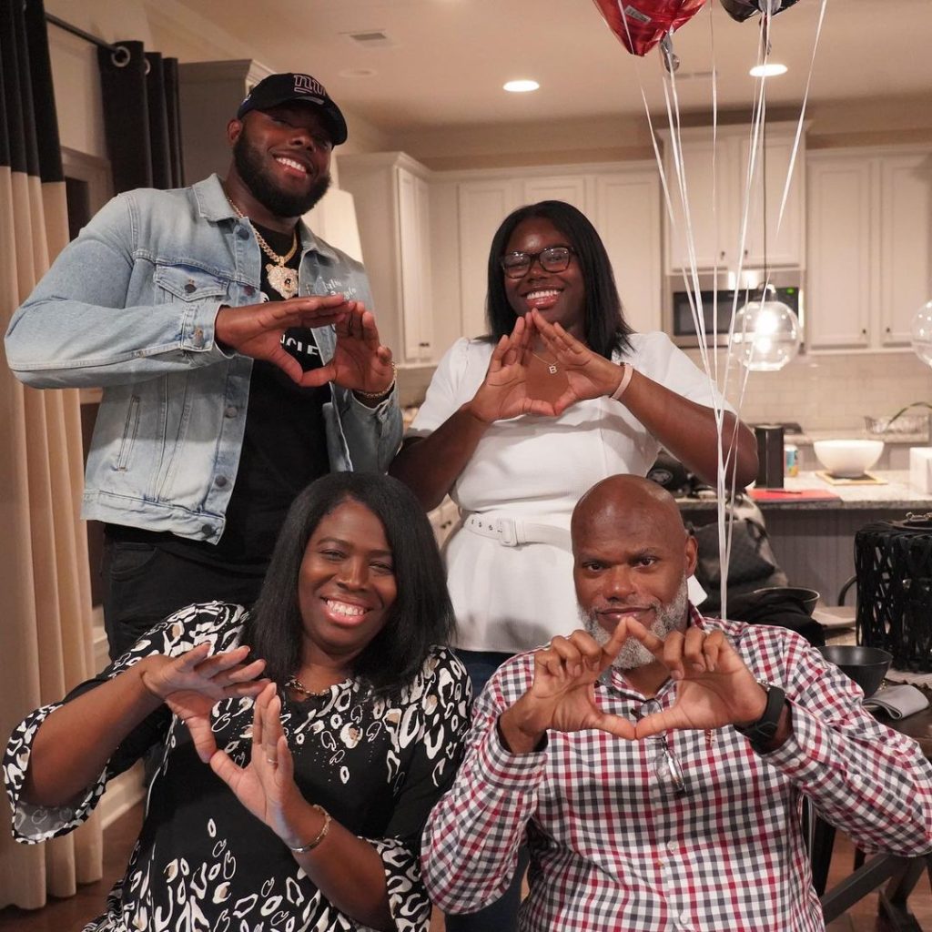 Andrew Thomas parents: Who are Andre Thomas and Belinda Thomas ...