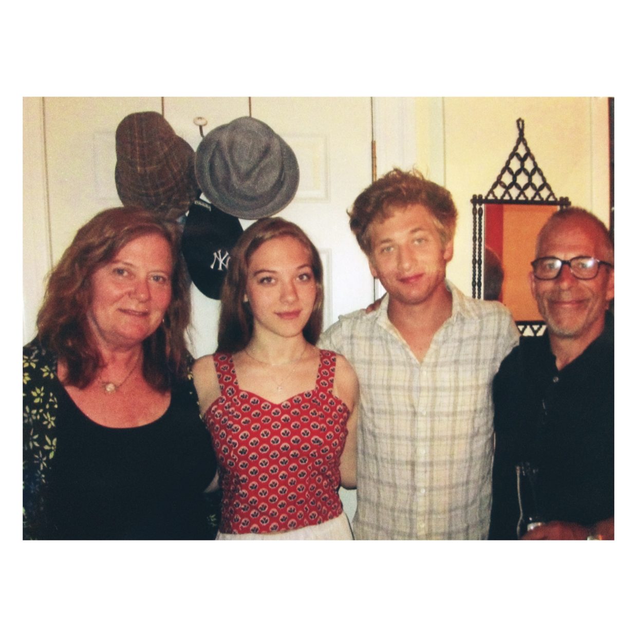 Jeremy Allen White parents: Facts about Eloise Zeigler and Richard ...