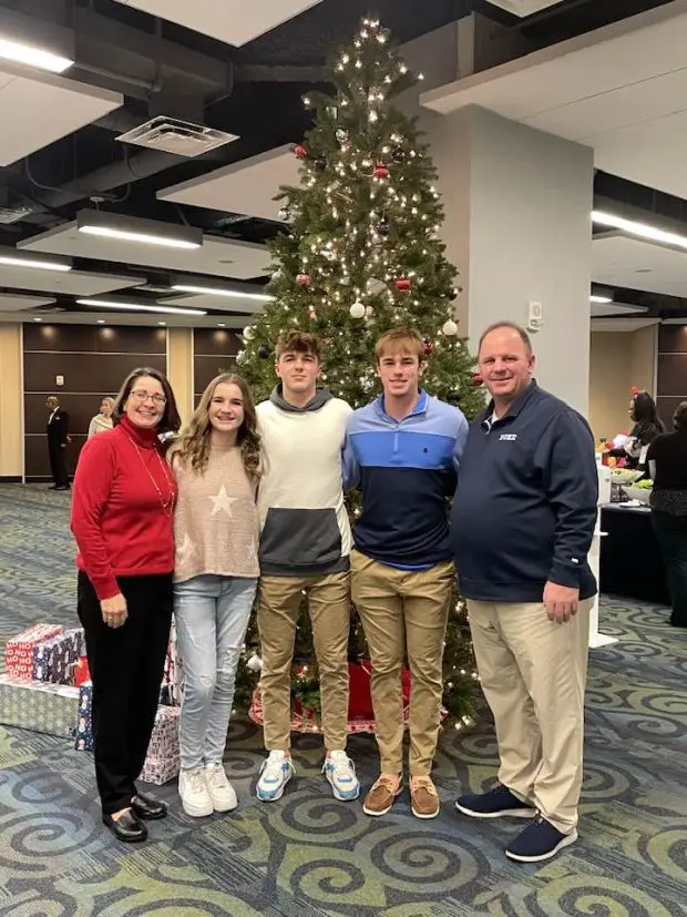 Michelle Elko is Coach Mike Elko wife: Age, married life and children ...