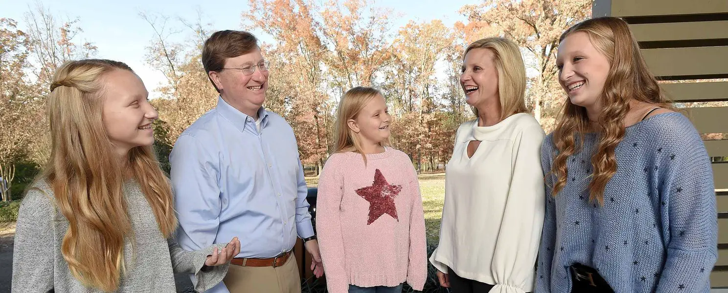 Tate Reeves children: Facts about Sarah, Elizabeth and Maddie Reeves ...